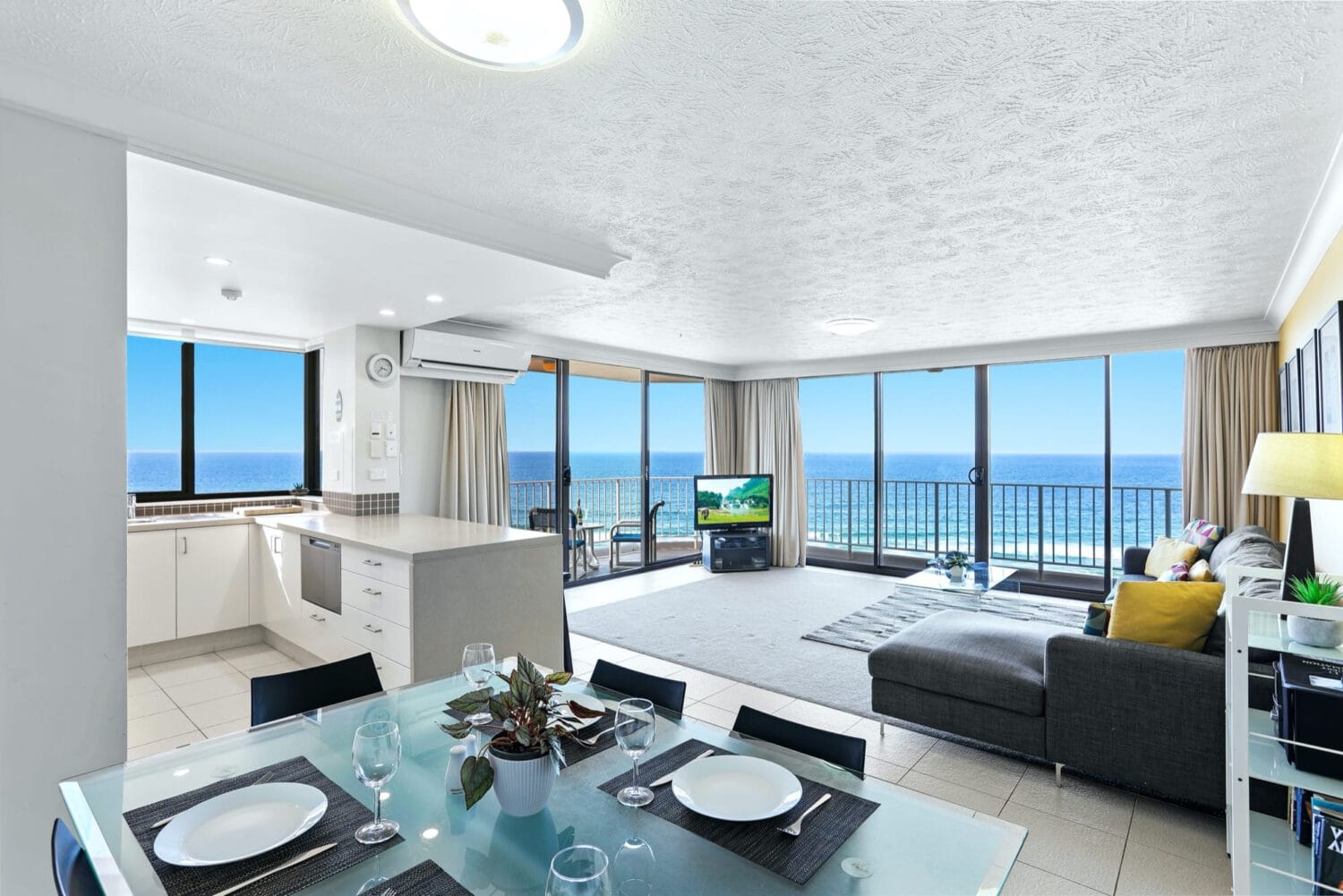 Gold Coast Beachfront Accommodation - Breakers North